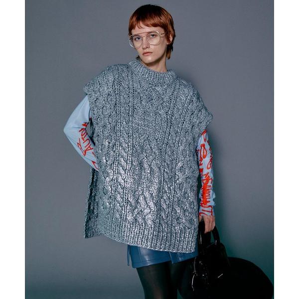 『セール実施中』参考価格：22，000円発売時期：2023年09月コンディション：A（使用感なし）数回使用した程度で使用感が感じられないアイテム参考商品名：Metallic Foil Cable Vest/メタリックホイルケーブルベスト【M...