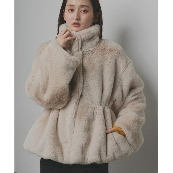 『セール実施中』参考価格：12，650円発売時期：2024年10月コンディション：A（使用感なし）数回使用した程度で使用感が感じられないアイテム参考商品名：スタンドカラー フェイクファーコート参考品番：14507009【商品に関する注意事項...