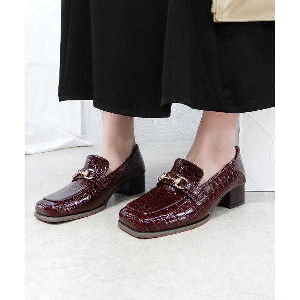 『タイムセール実施中』参考価格：6，490円発売時期：2023年04月コンディション：C（やや使用感あり）使用感があり、やや気になる傷や汚れがあるアイテムかかと・つま先：擦り減り全体的：汚れ参考商品名：スクエアトゥビットヒールローファー参考...