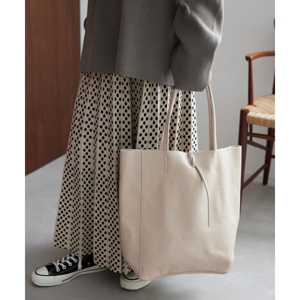 『セール実施中』参考価格：13，750円発売時期：2024年10月コンディション：C（やや使用感あり）使用感があり、やや気になる傷や汚れがあるアイテム角・底：汚れ【商品に関する注意事項】・こちらの商品画像は、実物ではなく新品時の画像を掲載し...