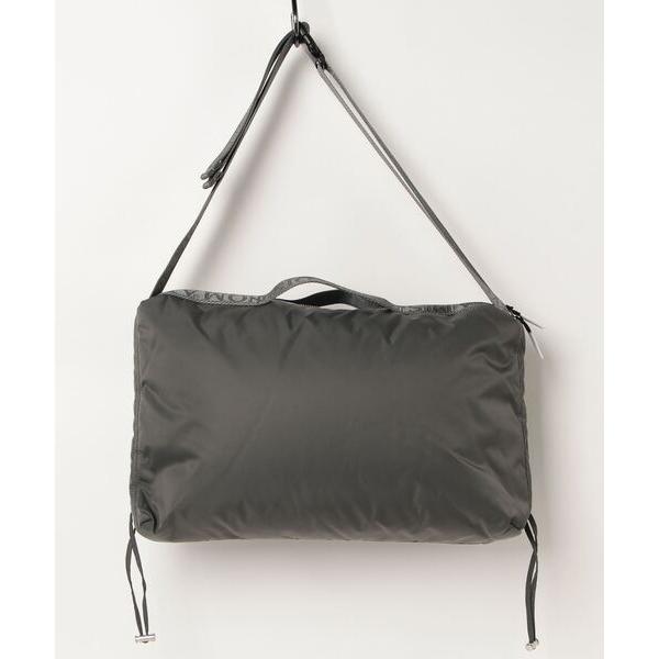 『セール実施中』参考価格：16，500円発売時期：2023年08月コンディション：B（目立つ使用感なし）使用感が少ない、または気にならないアイテム表面・底：汚れ参考商品名：【WEB限定】NOMADIS / BOY クロスボディバッグ参考品番...