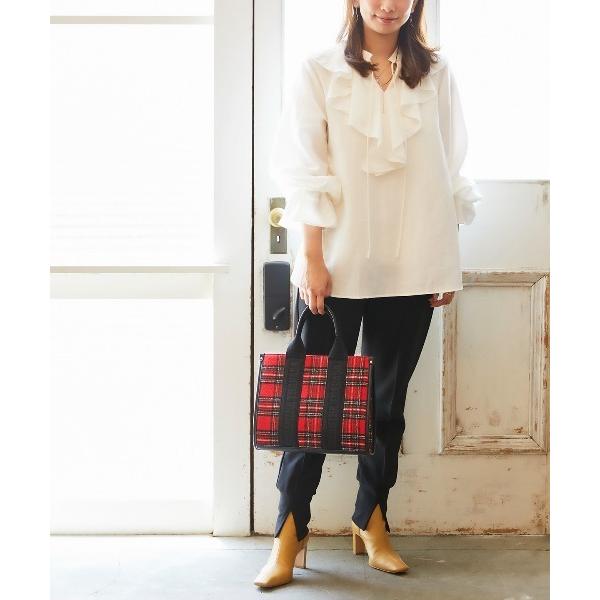 『セール実施中』参考価格：26，400円発売時期：2024年11月コンディション：A（使用感なし）数回使用した程度で使用感が感じられないアイテム参考商品名：タータンチェック スクエアトート参考品番：00032320135401【商品に関する...