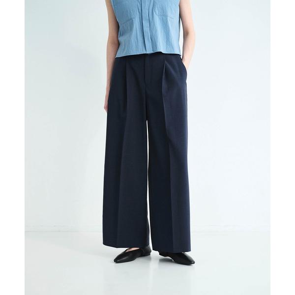 『タイムセール実施中』参考価格：15，400円発売時期：2024年12月コンディション：B（目立つ使用感なし）使用感が少ない、または気にならないアイテム全体的：色あせ参考商品名：ウォシャブルワイドストレートパンツ【CLEAN MOTION】...