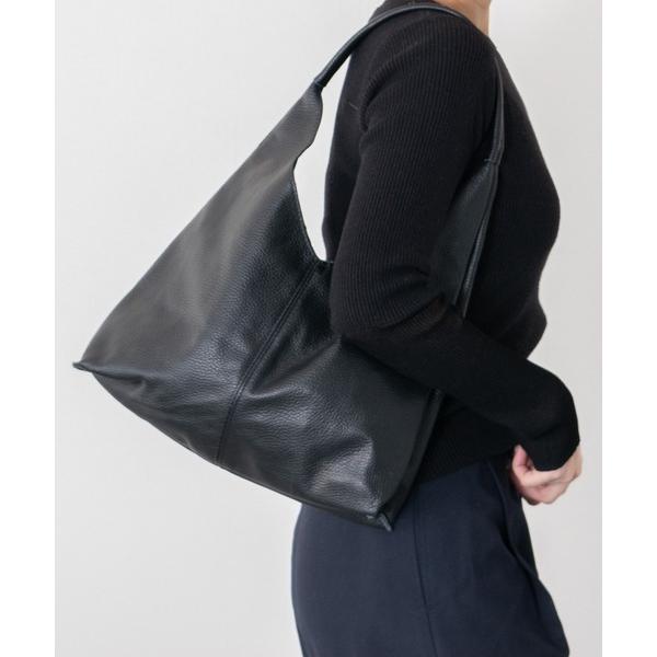 『セール実施中』参考価格：23，100円発売時期：2025年09月コンディション：A（使用感なし）数回使用した程度で使用感が感じられないアイテム参考商品名：【ANDREA CARDONE】シュリンクレザーショルダーバッグ(Q56390)参考...