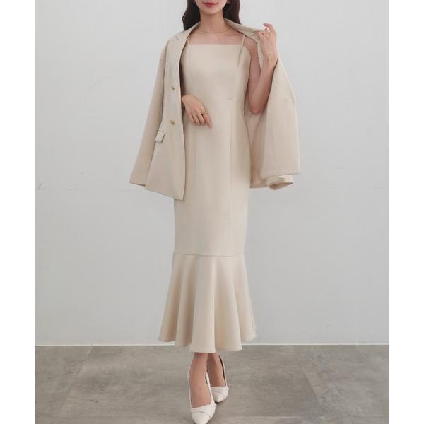 『セール実施中』参考価格：11，759円発売時期：2025年02月コンディション：C（やや使用感あり）使用感があり、やや気になる傷や汚れがあるアイテム袖口：汚れ参考商品名：【選べる】金ボタンテーラードジャケット(ゆったりシルエット)＋キャミ...