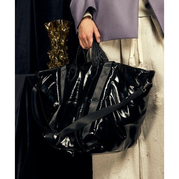 参考価格：11，000円発売時期：2024年08月コンディション：A（使用感なし）数回使用した程度で使用感が感じられないアイテム参考商品名：《UNISEX》Glossy Big Tote Bag/グロッシービッグトートバッグ【MAISON ...