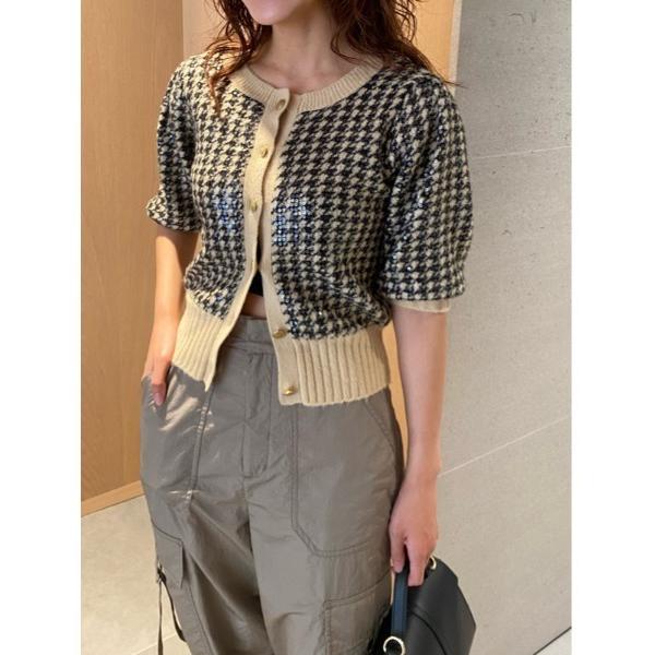 『セール実施中』参考価格：16，940円発売時期：2023年07月コンディション：A（使用感なし）数回使用した程度で使用感が感じられないアイテム参考商品名：[L.B CANDY STOCK]スパンコール刺繍カーディガン参考品番：LWND23...