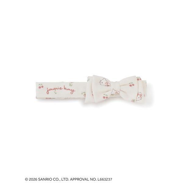 ZOZO問い合わせ番号:103274790ショップ:JAMIE KAY，ジェイミーケイブランド:JAMIE KAY，ジェイミーケイ商品名:【HELLO KITTY】総柄リボンヘアバンド／オーガニックコットンカテゴリ:ヘアアクセサリー>...