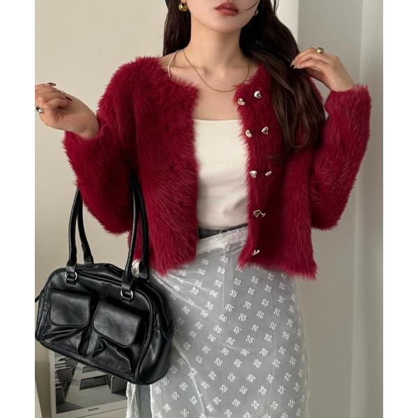 『タイムセール実施中』参考価格：5，390円発売時期：2024年10月コンディション：A（使用感なし）数回使用した程度で使用感が感じられないアイテム参考商品名：ゴールド ハート ボタン シャギー ショート ニット カーディガン参考品番：di...