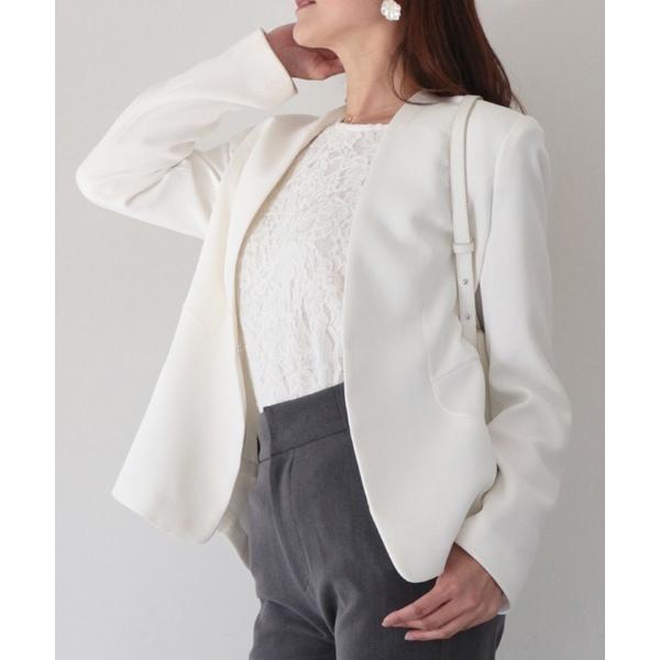 『タイムセール実施中』参考価格：18，480円発売時期：2024年01月コンディション：B（目立つ使用感なし）使用感が少ない、または気にならないアイテム全体的：汚れ参考商品名：ノーカラースリムジャケット参考品番：CDJR0068【商品に関す...