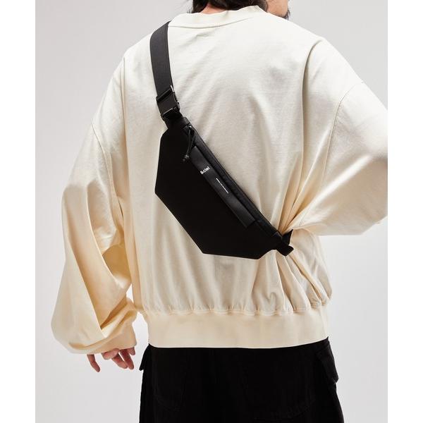 参考価格：15，400円発売時期：2024年02月コンディション：B（目立つ使用感なし）使用感が少ない、または気にならないアイテム持ち手：汚れ参考商品名：【Cote＆Ciel / コートエシエル】ISARAU XS / イザラウ（ショルダー...