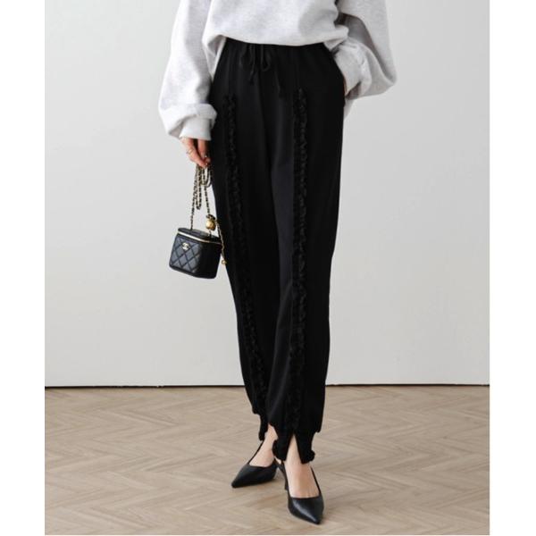 参考価格：5，980円発売時期：2024年04月コンディション：B（目立つ使用感なし）使用感が少ない、または気にならないアイテム全体的：毛玉参考商品名：フリルラインスウェットパンツ参考品番：ass24-bt106【商品に関する注意事項】・こ...