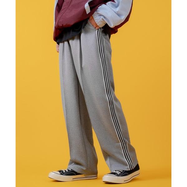 『セール実施中』参考価格：5，390円発売時期：2023年09月コンディション：B（目立つ使用感なし）使用感が少ない、または気にならないアイテム後身頃・すそ周り：毛玉、汚れ参考商品名：サイドラインジャージパンツ参考品番：41750【商品に関...