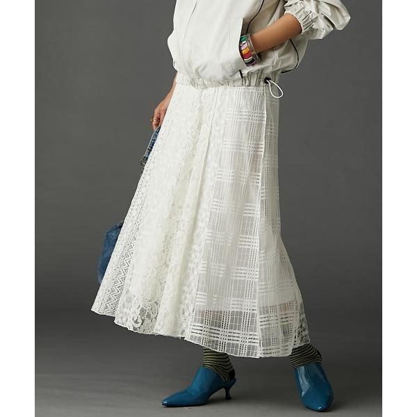 『セール実施中』参考価格：7，690円発売時期：2025年01月コンディション：S（新品同様）タグ付きの未使用、または新品同様のアイテム付属品：タグ・インナー参考商品名：レースパッチワークロングスカート(ペチスカート付) ＜大きいサイズ有＞...