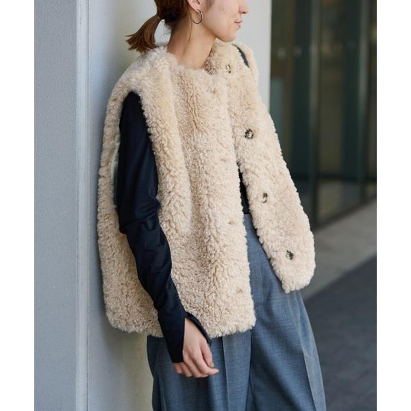 参考価格：24，200円発売時期：2023年08月コンディション：B（目立つ使用感なし）使用感が少ない、または気にならないアイテム首周り：汚れ参考商品名：フェイクファーベスト参考品番：23011220304040【商品に関する注意事項】・こ...