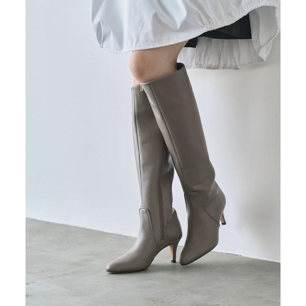 参考価格：39，600円発売時期：2023年10月コンディション：C（やや使用感あり）使用感があり、やや気になる傷や汚れがあるアイテムつま先：剥げ表面：履きジワリフト：擦り減り参考商品名：セミルーズロングブーツ参考品番：823006【商品に...