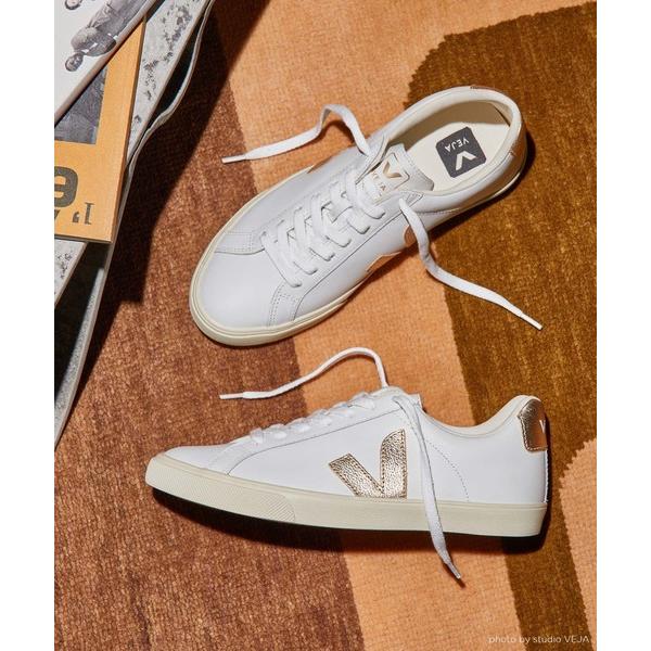 『タイムセール実施中』参考価格：25，300円発売時期：2022年03月コンディション：B（目立つ使用感なし）使用感が少ない、または気にならないアイテム全体的：汚れつま先・かかと：擦り減り参考サイズ：23.5cm参考商品名：VEJA / “...