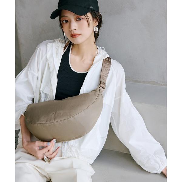 参考価格：12，650円発売時期：2025年02月コンディション：B（目立つ使用感なし）使用感が少ない、または気にならないアイテム留め具：傷参考商品名：【Breath TOPKAPI】Freely フリーリー ナイロン ロゴテープ  ラウン...