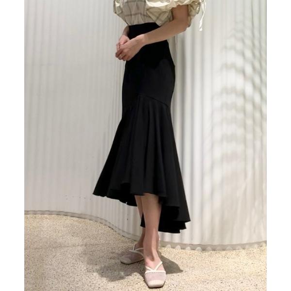 『タイムセール実施中』参考価格：13，200円発売時期：2022年04月コンディション：B（目立つ使用感なし）使用感が少ない、または気にならないアイテム全体的：色あせ前身頃・後身頃：ほつれ内側：汚れ参考商品名：ハイウエストヘムボリュームスカ...