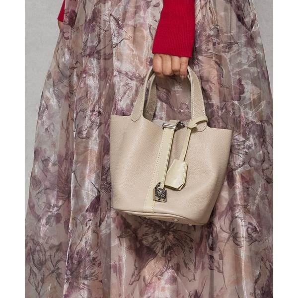 『タイムセール実施中』参考価格：14，300円発売時期：2025年05月コンディション：A（使用感なし）数回使用した程度で使用感が感じられないアイテム参考商品名：【PADMA/パドマ】 キーチャーム付 本革ミニトートバッグ参考品番：PAD-...