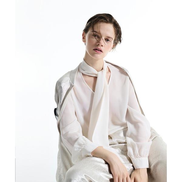 『セール実施中』参考価格：29，040円発売時期：2024年06月コンディション：A（使用感なし）数回使用した程度で使用感が感じられないアイテム参考商品名：【A|X アルマーニ エクスチェンジ】ビスコースクレープ　リボンタイブラウス参考品番...