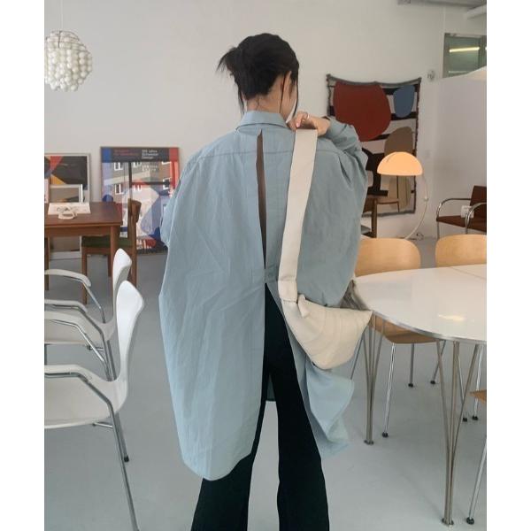 『タイムセール実施中』参考価格：7，150円発売時期：2023年02月コンディション：A（使用感なし）数回使用した程度で使用感が感じられないアイテム袖：ほつれ参考商品名：大人の上級者魅せ。バックオープン デザインオーバーシャツ参考品番：SE...