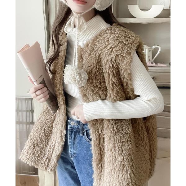 参考価格：6，499円発売時期：2023年08月コンディション：A（使用感なし）数回使用した程度で使用感が感じられないアイテム参考商品名：《JaVa ジャバコラボ》ふっくら2way中綿キルティング×ファーリバーシブル オーバーサイズ ベスト...