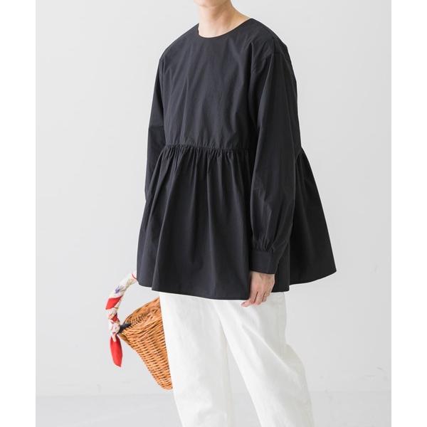 『セール実施中』参考価格：14，300円発売時期：2022年10月コンディション：C（やや使用感あり）使用感があり、やや気になる傷や汚れがあるアイテム全体的：色あせ参考商品名：ウエストギャザーブラウス参考品番：GA27-23M016【商品に...