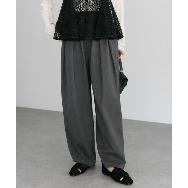 『セール実施中』参考価格：11，000円発売時期：2025年08月コンディション：A（使用感なし）数回使用した程度で使用感が感じられないアイテム参考商品名：テンセルコットンツータックパンツ参考品番：0252020040【商品に関する注意事項...