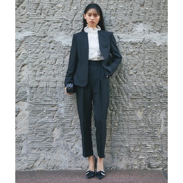 『タイムセール実施中』参考価格：11，000円発売時期：2023年07月コンディション：B（目立つ使用感なし）使用感が少ない、または気にならないアイテム内側・袖口：毛玉すそ周り：ほつれ参考商品名：【自宅で洗える】 ノーカラージャケット＆テー...