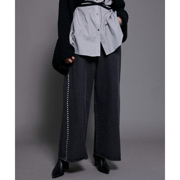 『セール実施中』参考価格：20，900円発売時期：2023年10月コンディション：B（目立つ使用感なし）使用感が少ない、または気にならないアイテム全体的：汚れ参考商品名：Studs Side Line Wide Denim/スタッズサイドラ...