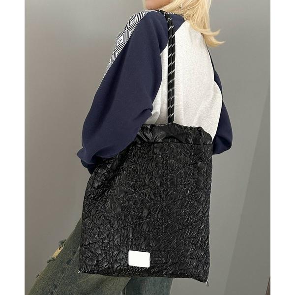 参考価格：4，998円発売時期：2024年09月コンディション：A（使用感なし）数回使用した程度で使用感が感じられないアイテム参考商品名：《Javaジャバコラボ》今期大注目。シャイニーキルティング２WAYハンドルトート＆ナップサック参考品番...