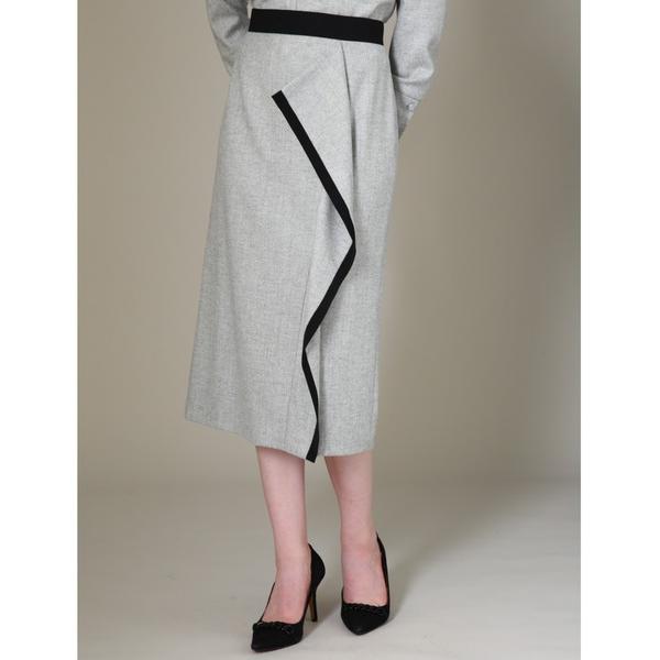 参考価格：35，200円発売時期：2024年10月コンディション：A（使用感なし）数回使用した程度で使用感が感じられないアイテム参考商品名：◆[URBAN PRECIOUS] フラノストレッチタイトスカート参考品番：031-4220170【...