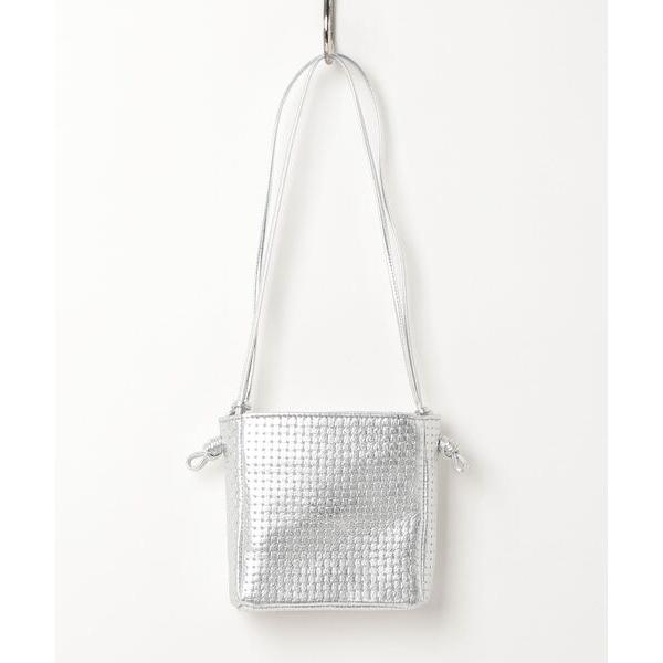 『セール実施中』参考価格：17，600円発売時期：2024年06月コンディション：A（使用感なし）数回使用した程度で使用感が感じられないアイテム参考商品名：NOMADIS / CARRE SILVER メッシュ  バッグ参考品番：64-62...