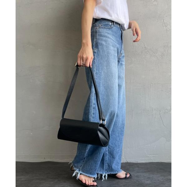 『セール実施中』参考価格：23，100円発売時期：2025年01月コンディション：B（目立つ使用感なし）使用感が少ない、または気にならないアイテム表面・内側：汚れ参考商品名：[AULENTTI/オーレンティ] DOLLARO スクエアショル...