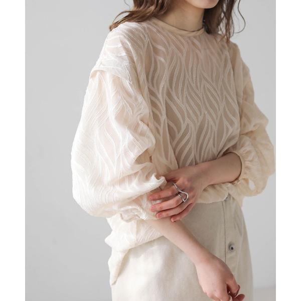 『セール実施中』参考価格：6，600円発売時期：2022年10月コンディション：C（やや使用感あり）使用感があり、やや気になる傷や汚れがあるアイテム脇・前身頃：汚れ参考商品名：ジャガードシアー2WAYブラウス参考品番：5243502【商品に...