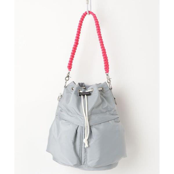 『タイムセール実施中』参考価格：6，930円発売時期：2025年01月コンディション：D（傷・汚れあり）傷や汚れがあるが使用には問題ないアイテム表面：汚れ付属品チャーム：欠損参考商品名：【cheek / チーク】kinchaku code ...