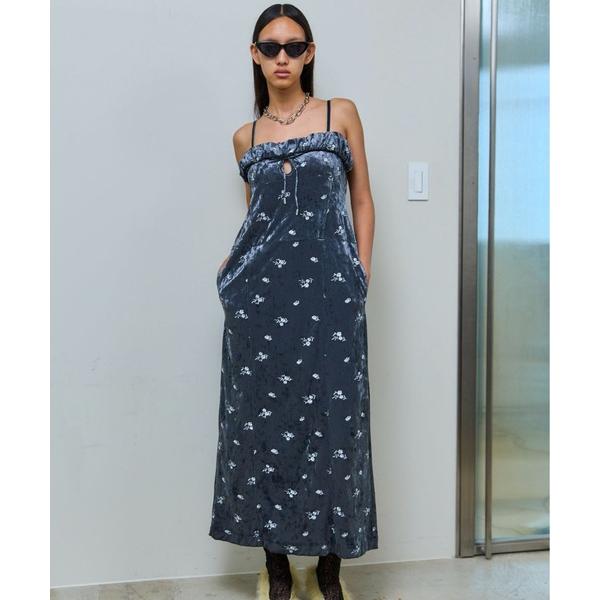 『タイムセール実施中』参考価格：24，200円発売時期：2025年09月コンディション：B（目立つ使用感なし）使用感が少ない、または気にならないアイテムウエスト：汚れ参考商品名：Flower Embroidery Velour Camiso...