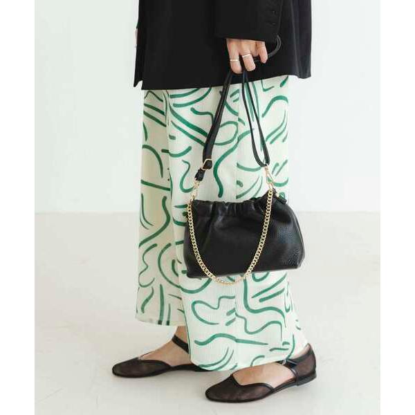 『タイムセール実施中』参考価格：14，300円発売時期：2024年11月コンディション：A（使用感なし）数回使用した程度で使用感が感じられないアイテム付属品：ベルト・タグ参考商品名：レザーギャザーバッグ参考品番：UR47-2AW002【商品...