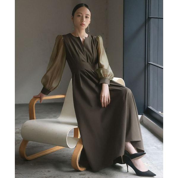 『タイムセール実施中』参考価格：16，280円発売時期：2024年07月コンディション：A（使用感なし）数回使用した程度で使用感が感じられないアイテム参考商品名：[低身長/大きいサイズあり]オーガンジースリーブXラインキーネック フレア ロ...