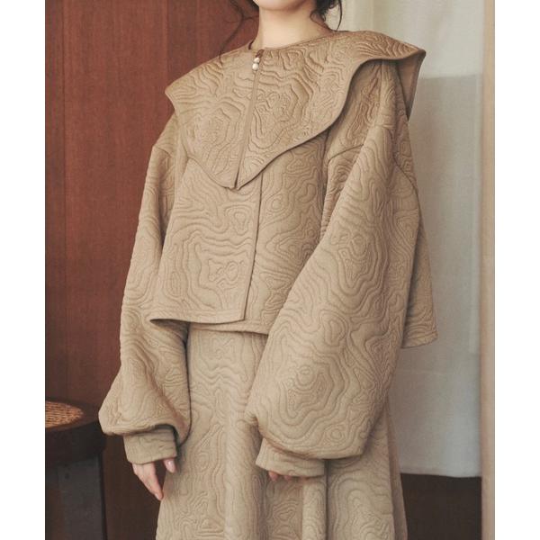 『タイムセール実施中』参考価格：5，500円発売時期：2024年08月コンディション：B（目立つ使用感なし）使用感が少ない、または気にならないアイテム全体的：色あせ、型崩れ参考商品名：マルチウェイキルティングトップス参考品番：MO84702...