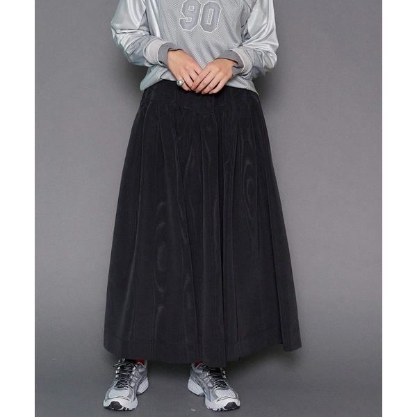 『タイムセール実施中』参考価格：24，200円発売時期：2024年09月コンディション：C（やや使用感あり）使用感があり、やや気になる傷や汚れがあるアイテムすそ周り・前身頃：汚れ参考商品名：Moire Volume Skirt/モアレボリュ...