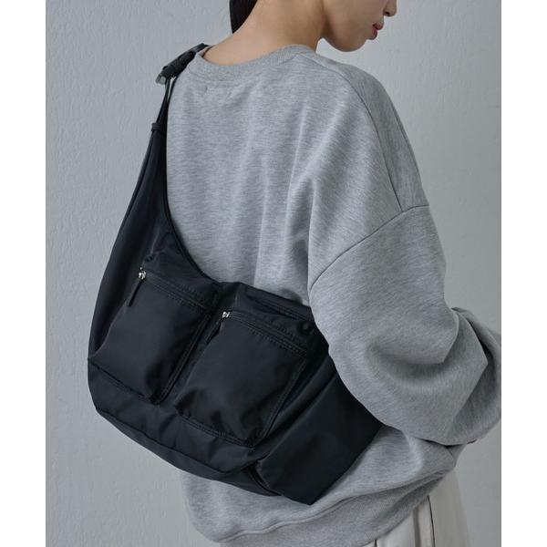 『セール実施中』参考価格：5，500円発売時期：2024年02月コンディション：B（目立つ使用感なし）使用感が少ない、または気にならないアイテム表面：汚れ、傷参考商品名：撥水BIGショルダーバッグ参考品番：CWG1041212A0002【商...