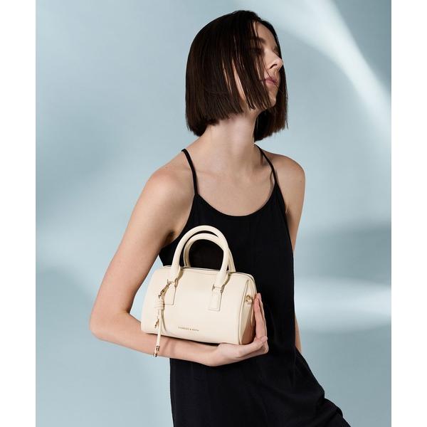 『セール実施中』参考価格：13，900円発売時期：2025年04月コンディション：B（目立つ使用感なし）使用感が少ない、または気にならないアイテム全体的：汚れ参考商品名：Everleigh エベルレイ ボウリングバッグ参考品番：CK2-30...