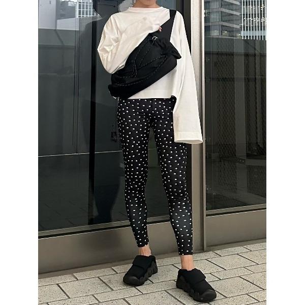 『セール実施中』参考価格：10，780円発売時期：2024年07月コンディション：A（使用感なし）数回使用した程度で使用感が感じられないアイテム参考商品名：eco ドット柄レギンス参考品番：14WCP244208【商品に関する注意事項】・こ...