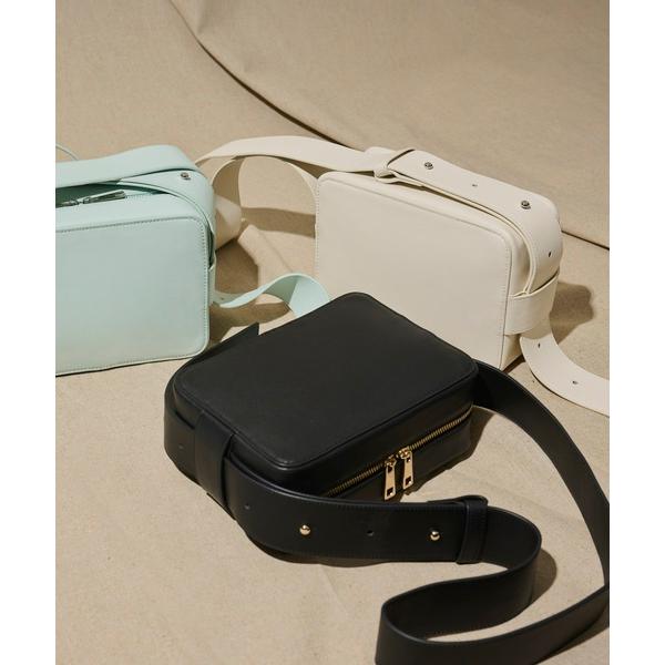 『セール実施中』参考価格：18，700円発売時期：2023年06月コンディション：B（目立つ使用感なし）使用感が少ない、または気にならないアイテム全体的：型崩れ角・底：剥げ参考商品名：TAEKO HIGASHIHARA×LE TALONワイ...