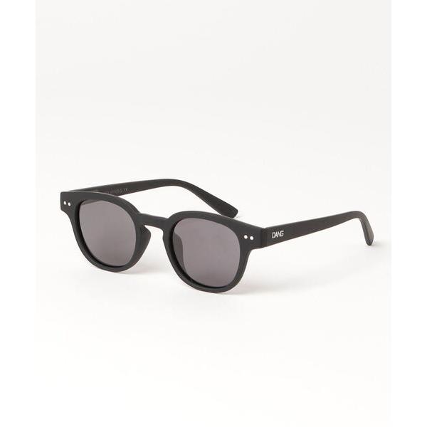 参考価格：5，995円発売時期：2022年03月コンディション：B（目立つ使用感なし）使用感が少ない、または気にならないアイテムレンズ：汚れ付属品：ケースその他：レンズカラー：ブラック参考商品名：DANG SHADES/ダンシェイディーズ ...