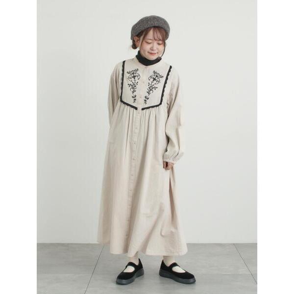 ZOZO問い合わせ番号:103470269ショップ:Samansa Mos2，サマンサ モスモスブランド:Samansa Mos2，サマンサ モスモス商品名:【S/Mサイズ】切替配色刺繍ワンピースカテゴリ:ワンピース/ドレス>ワンピー...