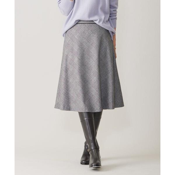 『セール実施中』参考価格：25，080円発売時期：2023年11月コンディション：A（使用感なし）数回使用した程度で使用感が感じられないアイテム参考商品名：クラシカル グレンチェック フレアー スカート参考品番：SKGTSW0170【商品に...