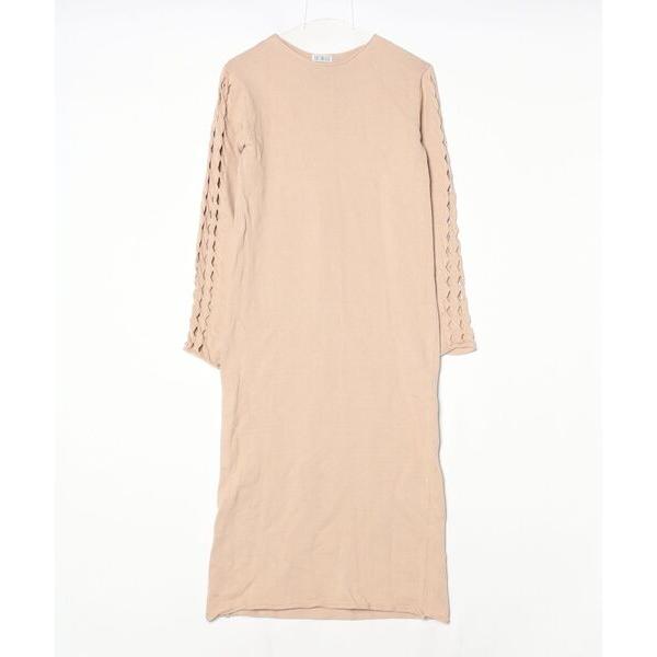 『セール実施中』参考価格：22，000円発売時期：2021年09月コンディション：C（やや使用感あり）使用感があり、やや気になる傷や汚れがあるアイテム前身頃・後身頃：ほつれ参考商品名：コットンナイロンケーブルワンピース参考品番：210808...